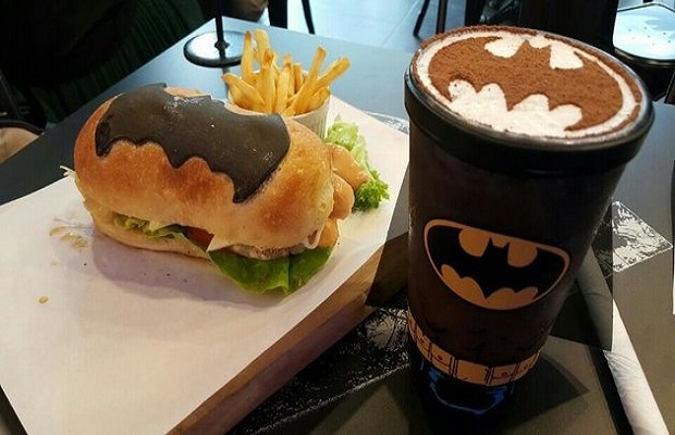 Fantastik Bir Yemek İçin Fantastik Bir Mekan: Batman Kafe | ListeList.com