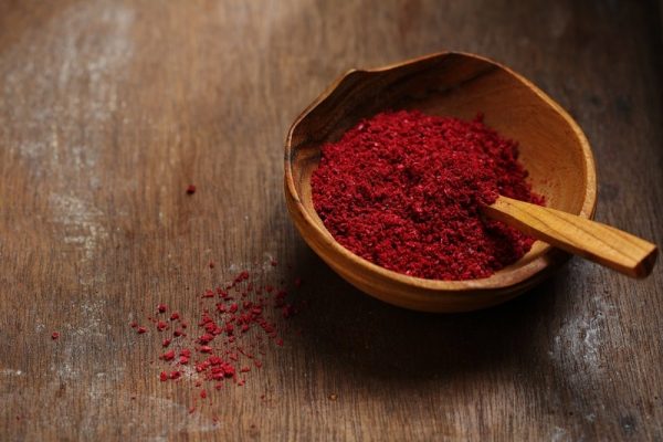 Sumak Nedir: Binbir Farklı Çeşidi Bulunan Sumağın Faydaları Nelerdir?