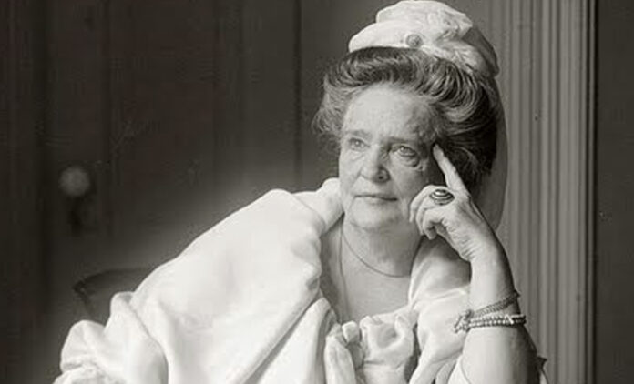 Spiritüel Dünyanın Kapılarını Aralayan Tarihteki 5 Medyum ve Hikayeleri