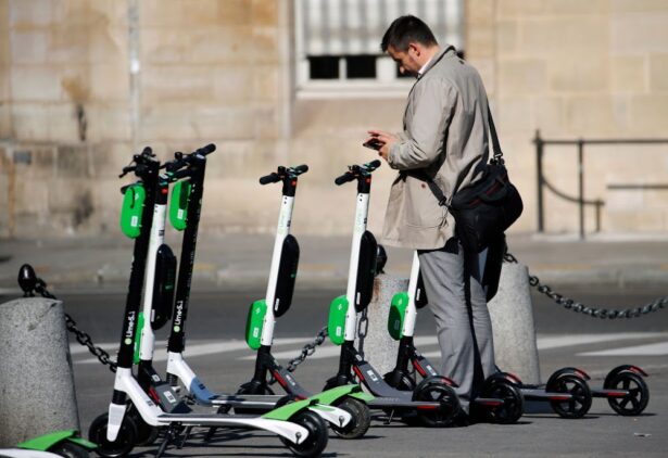 Paris Elektrikli Scooter Kullanımının Yasaklandığı İlk Şehir Oldu ...